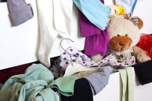 7 Steps to Teach Kids to Declutter Biblically - Faithful Motherhood